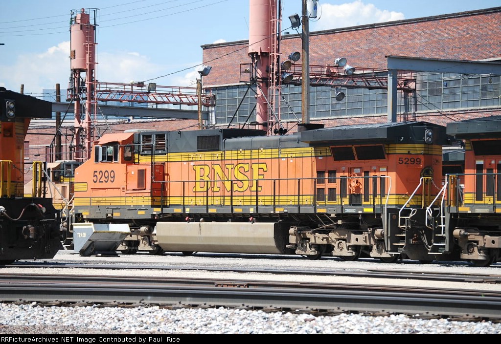 BNSF 5299